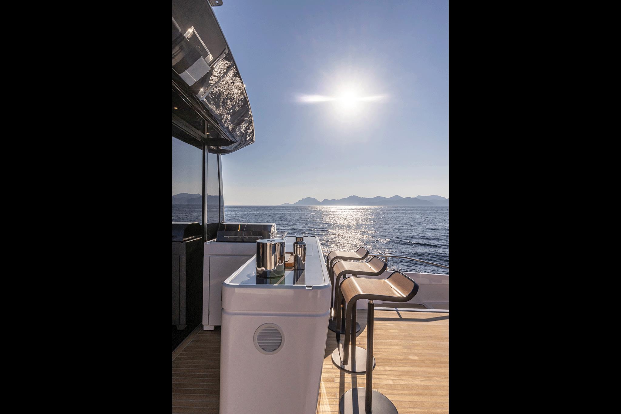 FERRETTI YACHTS 1000 SKYDECK - Yacht for sale - Ferretti Group America